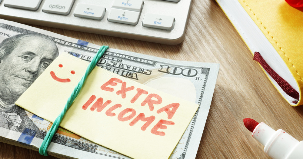 10 Profitable Ways to Earn Extra Money While Working Abroad